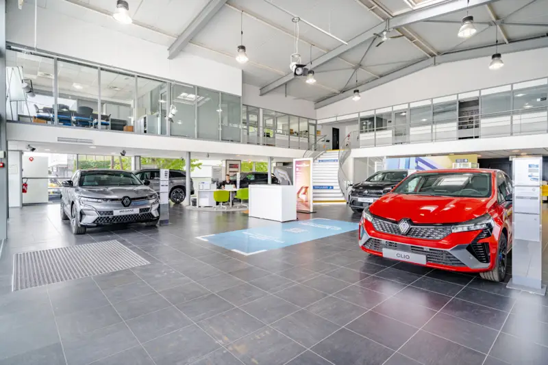 Garage Renault : Cannes - Retail Renault Group