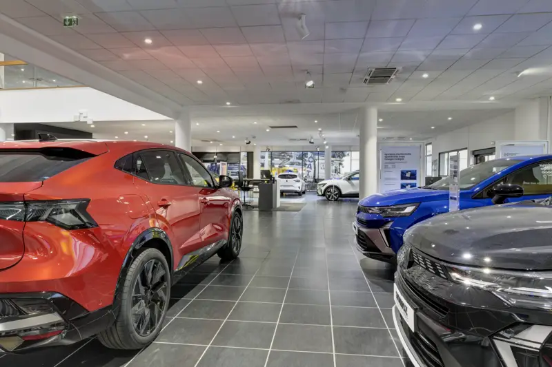 Garage Renault : Versailles - Retail Renault Group